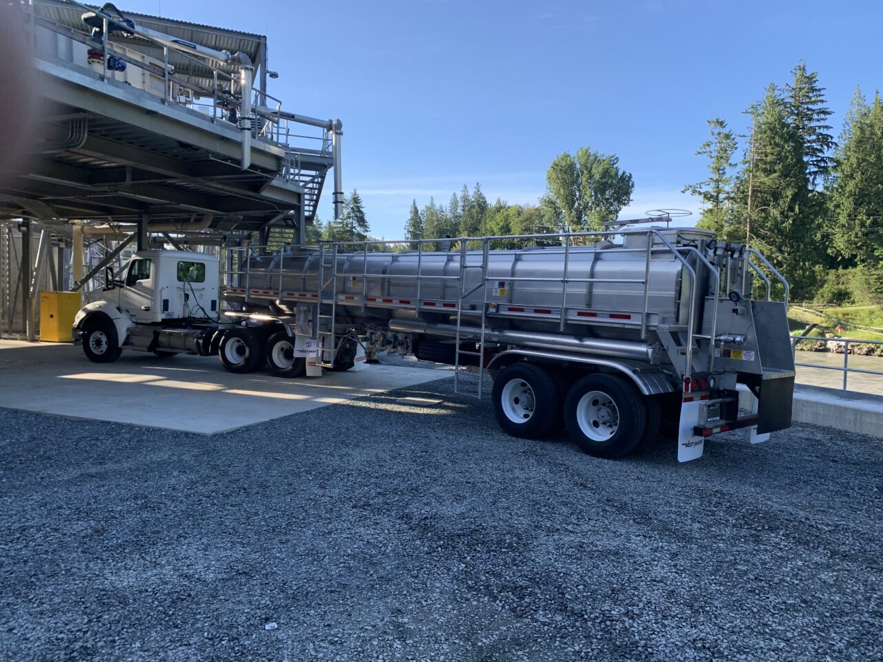 Tandem Axle Fish Tank Trailer (FISHTLR-TA) - West-Mark Trucks and Trailers