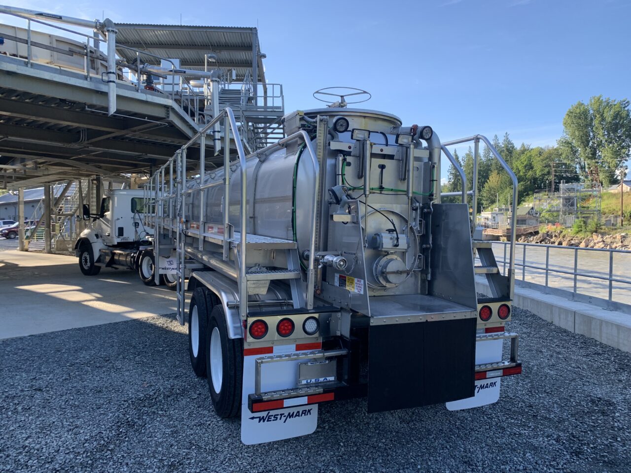 Tandem Axle Fish Tank Trailer (FISHTLR-TA) - West-Mark Trucks and Trailers