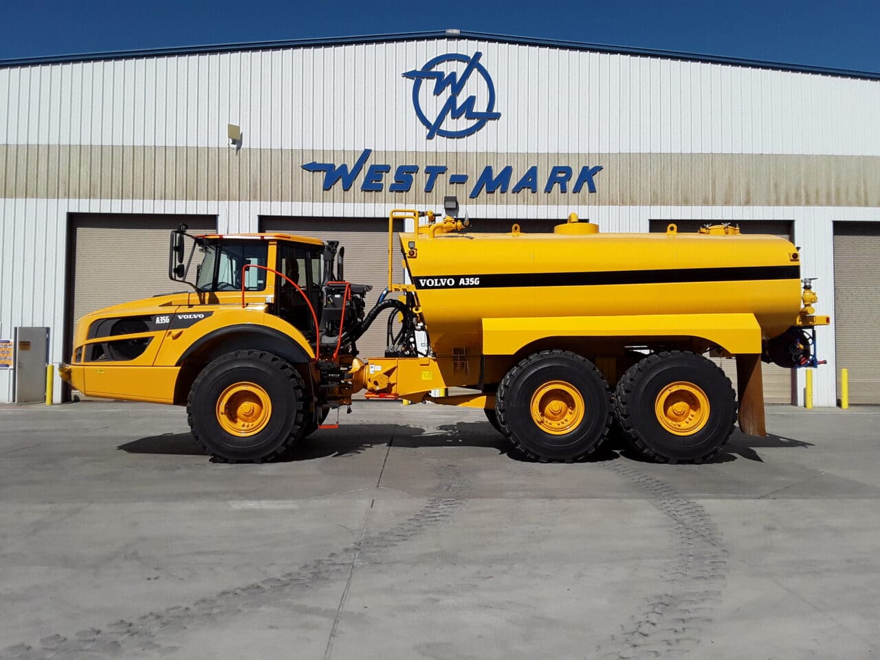 Construction Water Trucks Built for Performance | West-Mark
