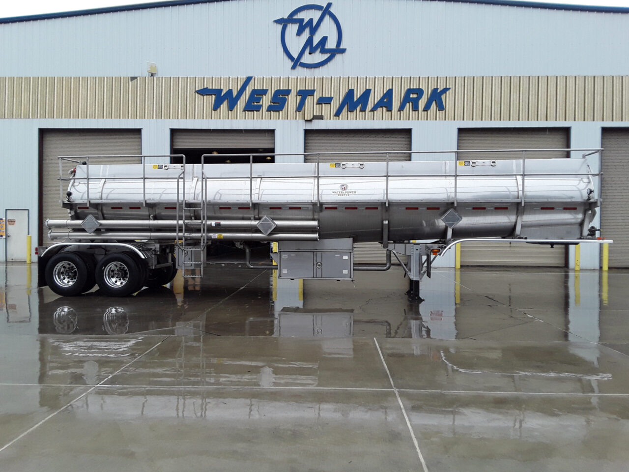 25,000 Gallon Fuel Tanker Trailer - West-Mark Trucks and Trailers